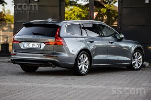 Grey Volvo V60 2019 in Riga, with an engine capacity of 2.00 L and mileage of 221 thousand km for 16550 €, photo 9 on AUTOMOTO.COM.LV