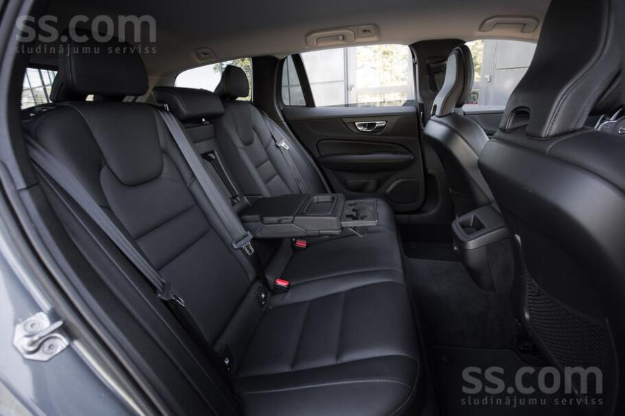 Grey Volvo V60 2019 in Riga, with an engine capacity of 2.00 L and mileage of 221 thousand km for 16550 €, photo 17 on AUTOMOTO.COM.LV