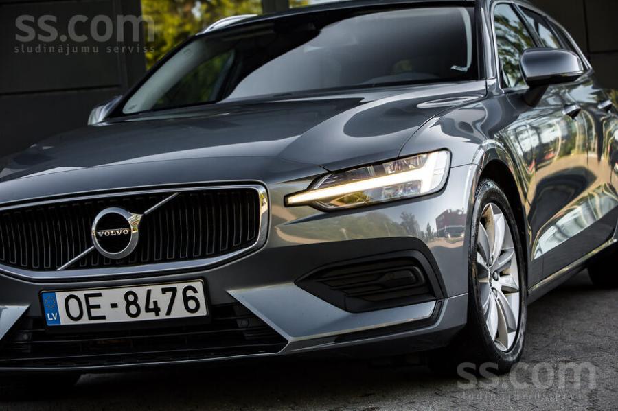 Grey Volvo V60 2019 in Riga, with an engine capacity of 2.00 L and mileage of 221 thousand km for 16550 €, photo 31 on AUTOMOTO.COM.LV