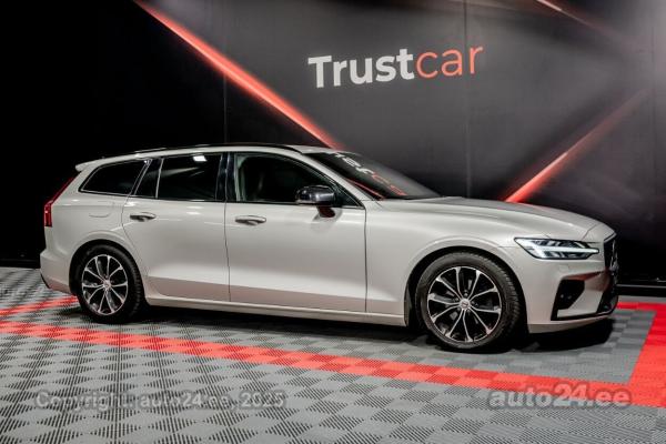 Grey Volvo V60 2019 in Parnu, with an engine capacity of 2.00 L and mileage of 218 thousand km for 17990 €, photo 11 on AUTOMOTO.COM.LV