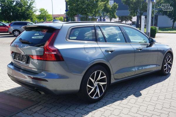 Grey Volvo V60 2019 in Kaunas, with an engine capacity of 2.00 L and mileage of 79 thousand km for 28065 €, photo 2 on AUTOMOTO.COM.LV