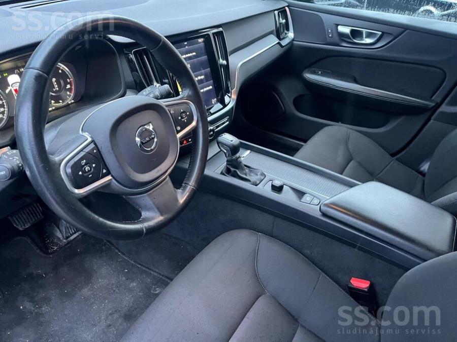Grey Volvo V60 2019 in Riga, with an engine capacity of 2.00 L and mileage of 0 thousand km for 12800 €, photo 7 on AUTOMOTO.COM.LV