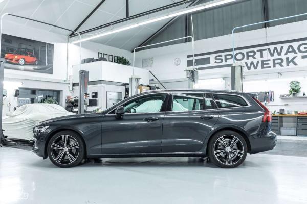 Pelēks Volvo V60 2019 Kauņa, ar dzinēja tilpumu 2.00 L un nobraukumu 68 tūkst. km par 27437 €, foto 3 vietnē AUTOMOTO.COM.LV