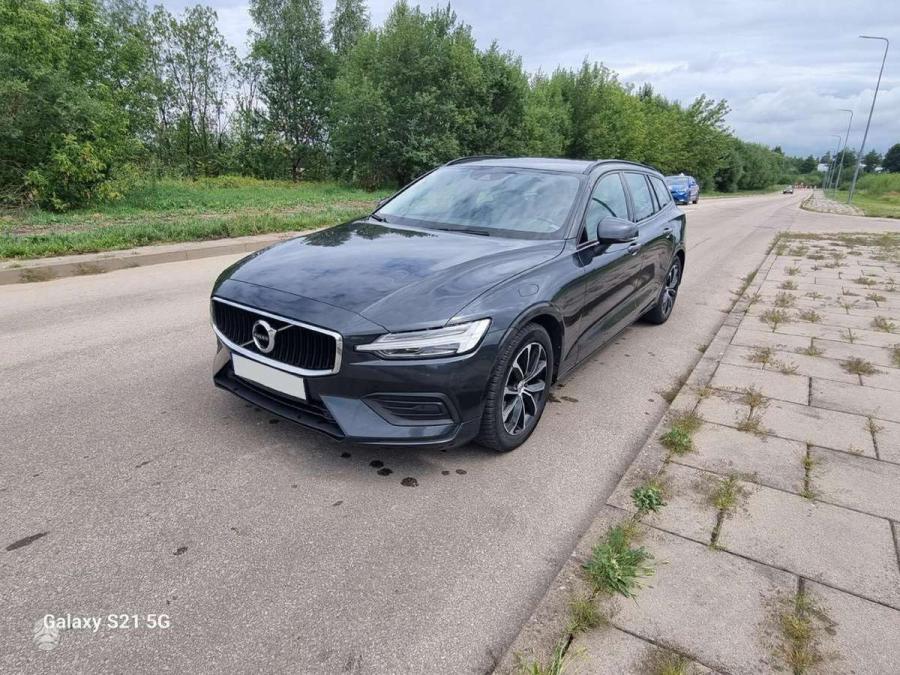 Pelēks Volvo V60 2019 Elektrėnai, ar dzinēja tilpumu 2.00 L un nobraukumu 290 tūkst. km par 11000 €, foto 1 vietnē AUTOMOTO.COM.LV