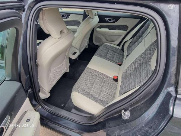 Grey Volvo V60 2019 in Elektrenai, with an engine capacity of 2.00 L and mileage of 290 thousand km for 11000 €, photo 9 on AUTOMOTO.COM.LV