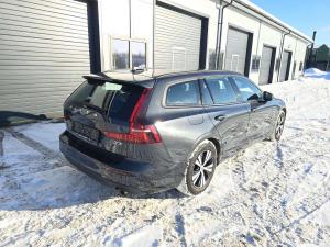 Grey Volvo V60 2019 in Utena, with an engine capacity of 2.00 L and mileage of 214 thousand km for 9999 €, photo 7 on AUTOMOTO.COM.LV