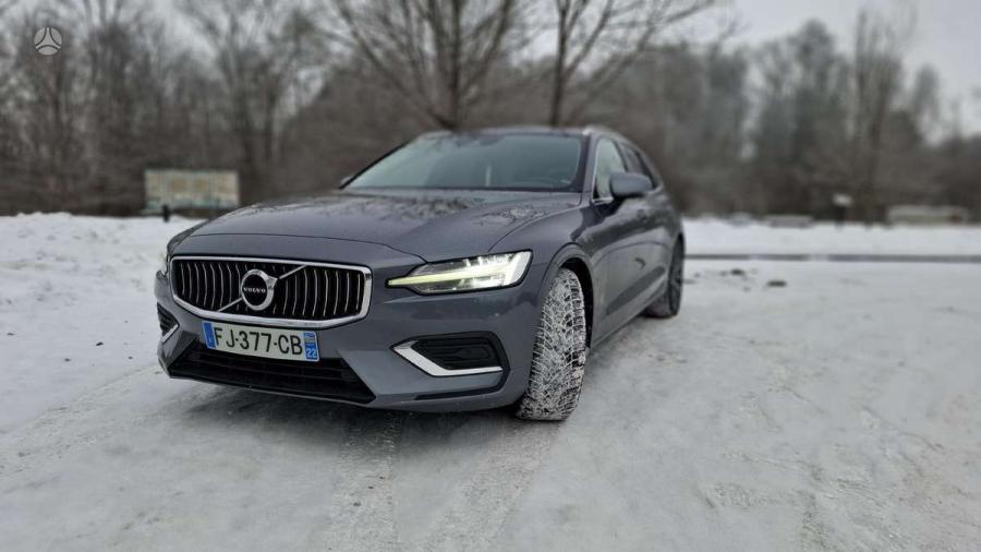 Pelēks Volvo V60 2019 Tauragė, ar dzinēja tilpumu 1.98 L un nobraukumu 287 tūkst. km par 13800 €, foto 2 vietnē AUTOMOTO.COM.LV