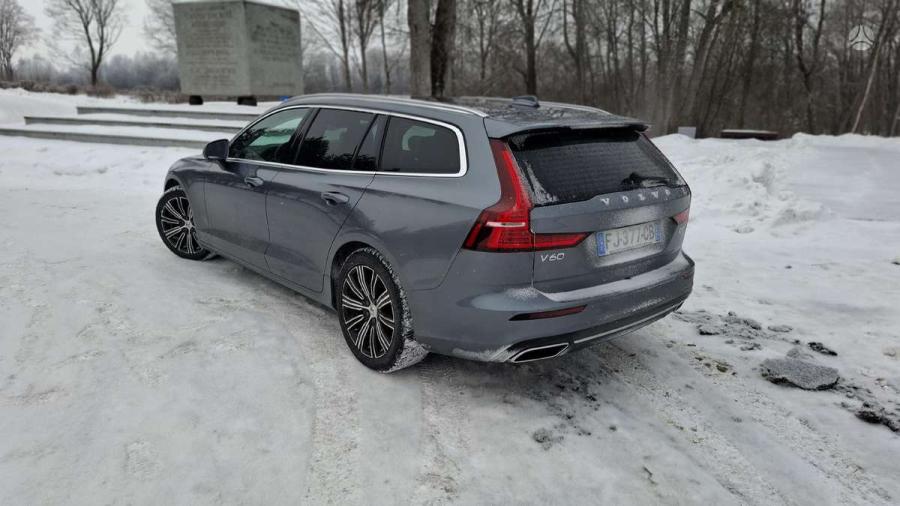 Pelēks Volvo V60 2019 Tauragė, ar dzinēja tilpumu 1.98 L un nobraukumu 287 tūkst. km par 13800 €, foto 5 vietnē AUTOMOTO.COM.LV