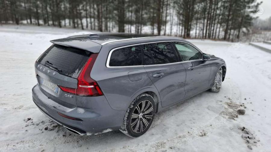 Pelēks Volvo V60 2019 Tauragė, ar dzinēja tilpumu 1.98 L un nobraukumu 287 tūkst. km par 13800 €, foto 7 vietnē AUTOMOTO.COM.LV