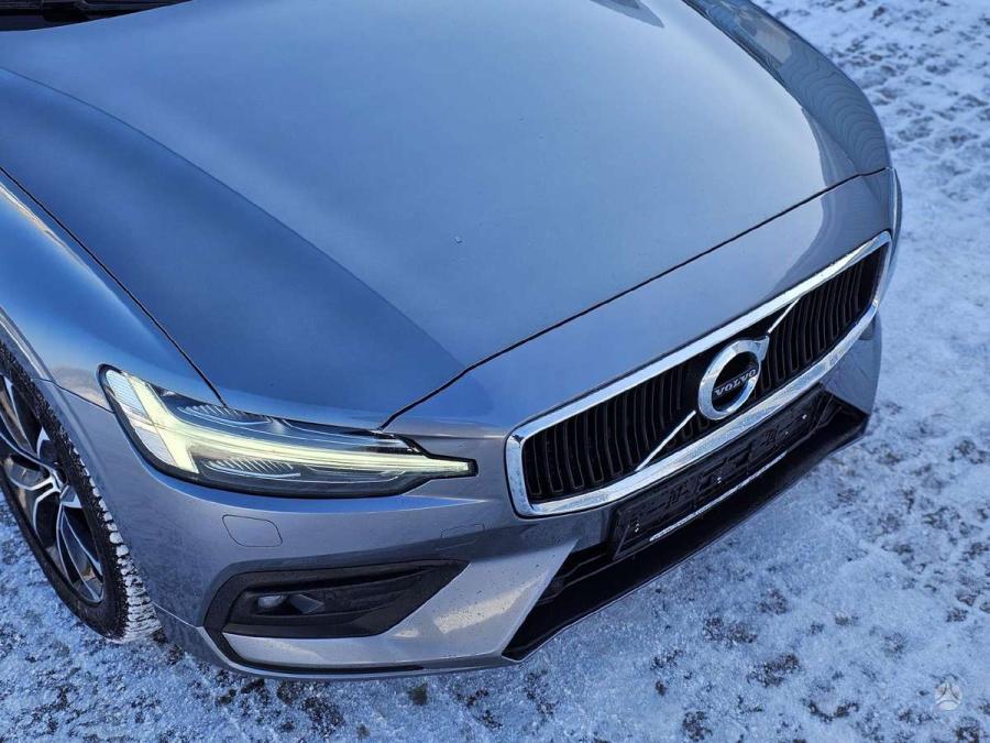 Pelēks Volvo V60 2019 Rokiškis, ar dzinēja tilpumu 1.98 L un nobraukumu 304 tūkst. km par 11350 €, foto 2 vietnē AUTOMOTO.COM.LV