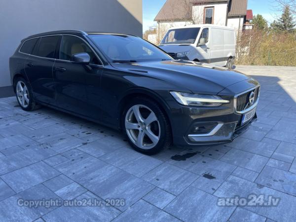 Grey Volvo V60 2019 in Tallinn, with an engine capacity of 2.00 L and mileage of 205 thousand km for 19900 €, photo 2 on AUTOMOTO.COM.LV