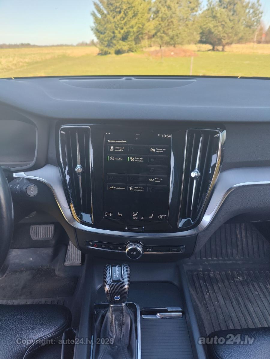 Grey Volvo V60 2019 in Tallinn, with an engine capacity of 2.00 L and mileage of 220 thousand km for 18000 €, photo 12 on AUTOMOTO.COM.LV