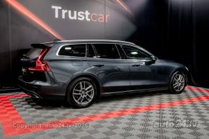 Grey Volvo V60 2019 in Parnu, with an engine capacity of 2.00 L and mileage of 198 thousand km for 17900 €, photo 10 on AUTOMOTO.COM.LV