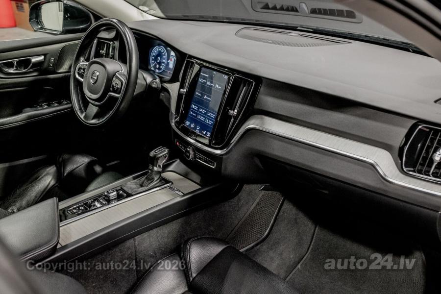 Grey Volvo V60 2019 in Parnu, with an engine capacity of 2.00 L and mileage of 198 thousand km for 17900 €, photo 15 on AUTOMOTO.COM.LV