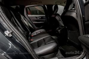 Grey Volvo V60 2019 in Parnu, with an engine capacity of 2.00 L and mileage of 198 thousand km for 17900 €, photo 16 on AUTOMOTO.COM.LV