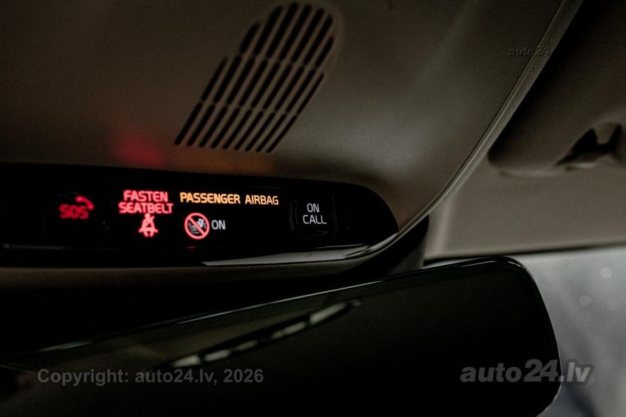 Grey Volvo V60 2019 in Parnu, with an engine capacity of 2.00 L and mileage of 198 thousand km for 17900 €, photo 27 on AUTOMOTO.COM.LV