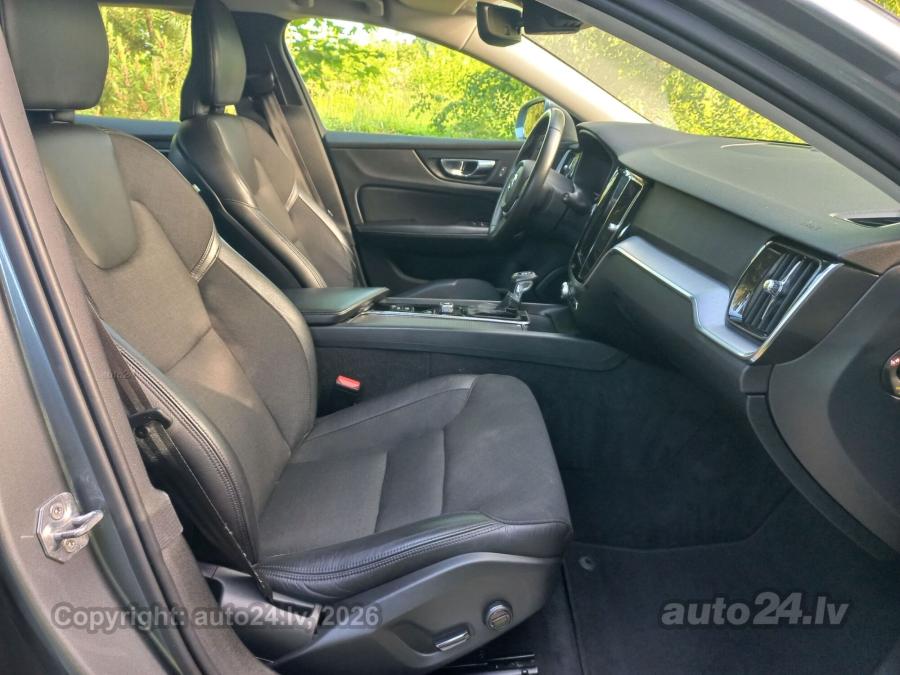 Pelēks Volvo V60 2019 Tartu, ar dzinēja tilpumu 2.00 L un nobraukumu 200 tūkst. km par 14990 €, foto 19 vietnē AUTOMOTO.COM.LV