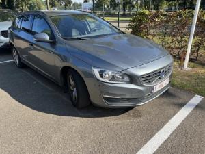 Grey Volvo V60 2019 in Riga, with an engine capacity of 2.00 L and mileage of 195 thousand km for 10995 €, photo  on AUTOMOTO.COM.LV