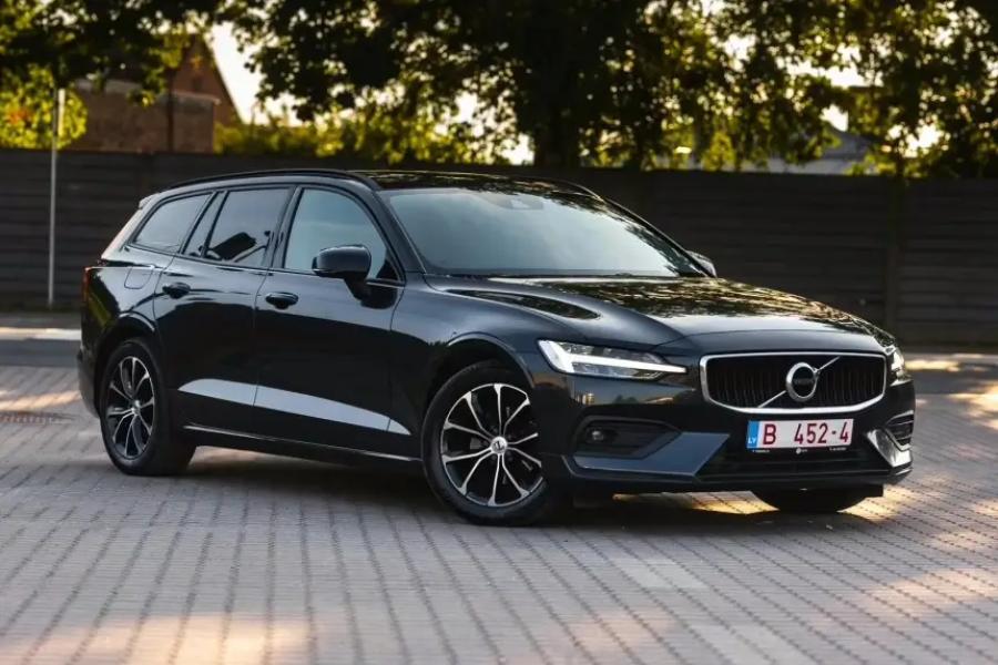 Pelēks Volvo V60 2019 Jelgava, ar dzinēja tilpumu 2.00 L un nobraukumu 166 tūkst. km par 19500 €, foto 3 vietnē AUTOMOTO.COM.LV
