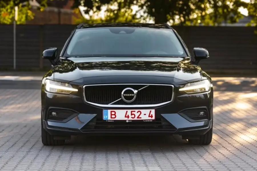 Pelēks Volvo V60 2019 Jelgava, ar dzinēja tilpumu 2.00 L un nobraukumu 166 tūkst. km par 19500 €, foto 4 vietnē AUTOMOTO.COM.LV