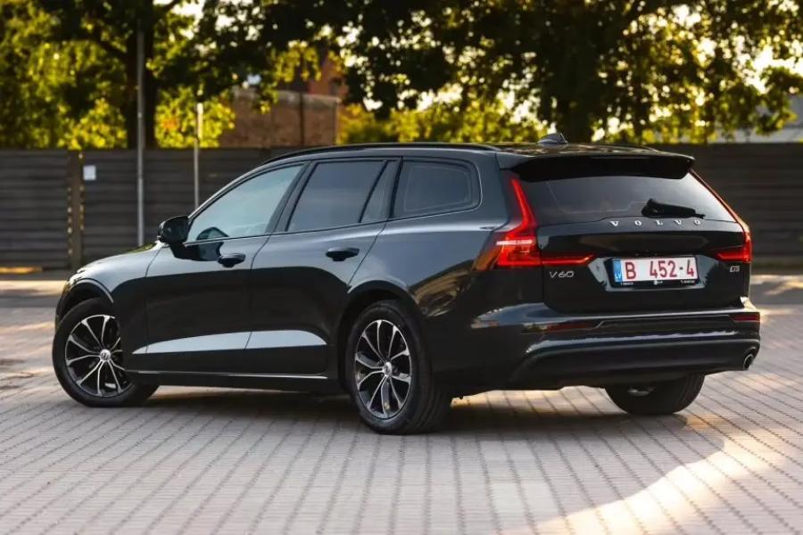 Pelēks Volvo V60 2019 Jelgava, ar dzinēja tilpumu 2.00 L un nobraukumu 166 tūkst. km par 19500 €, foto 5 vietnē AUTOMOTO.COM.LV