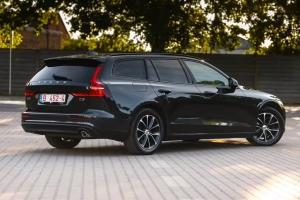 Pelēks Volvo V60 2019 Jelgava, ar dzinēja tilpumu 2.00 L un nobraukumu 166 tūkst. km par 19500 €, foto 6 vietnē AUTOMOTO.COM.LV