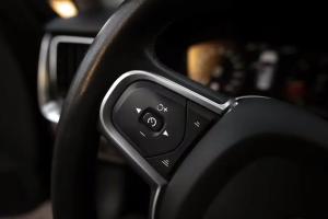 Pelēks Volvo V60 2019 Jelgava, ar dzinēja tilpumu 2.00 L un nobraukumu 166 tūkst. km par 19500 €, foto 12 vietnē AUTOMOTO.COM.LV