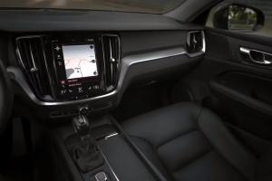 Pelēks Volvo V60 2019 Jelgava, ar dzinēja tilpumu 2.00 L un nobraukumu 166 tūkst. km par 19500 €, foto 13 vietnē AUTOMOTO.COM.LV