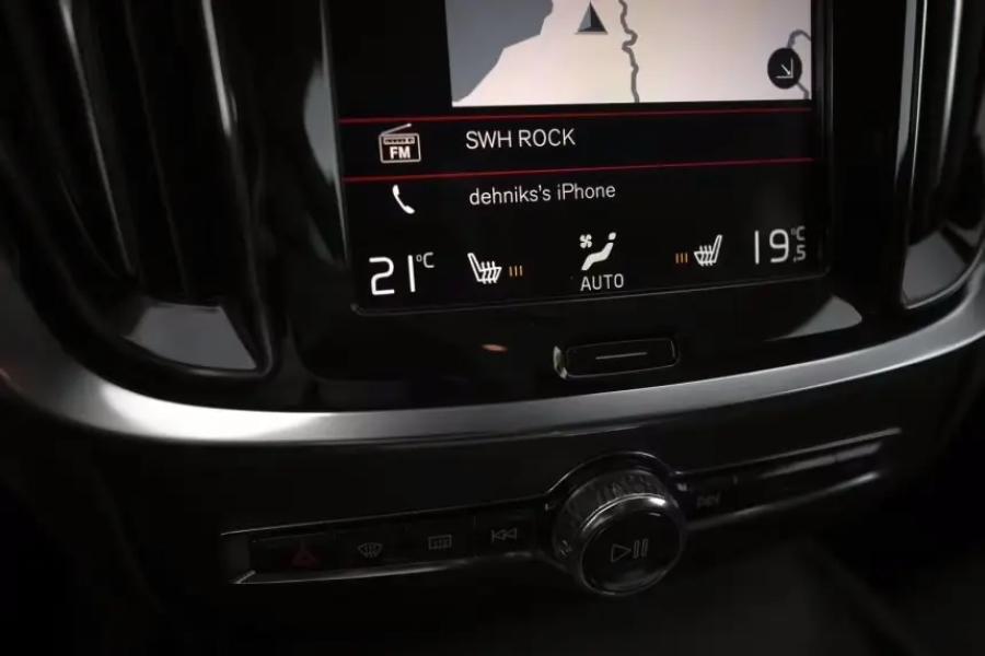 Pelēks Volvo V60 2019 Jelgava, ar dzinēja tilpumu 2.00 L un nobraukumu 166 tūkst. km par 19500 €, foto 14 vietnē AUTOMOTO.COM.LV