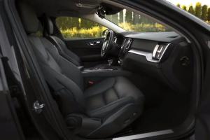 Pelēks Volvo V60 2019 Jelgava, ar dzinēja tilpumu 2.00 L un nobraukumu 166 tūkst. km par 19500 €, foto 17 vietnē AUTOMOTO.COM.LV
