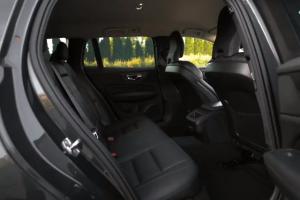 Pelēks Volvo V60 2019 Jelgava, ar dzinēja tilpumu 2.00 L un nobraukumu 166 tūkst. km par 19500 €, foto 18 vietnē AUTOMOTO.COM.LV
