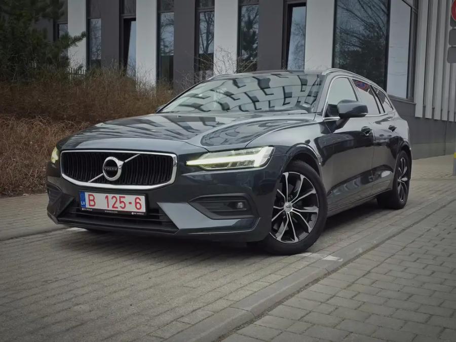Grey Volvo V60 2019 in Riga, with an engine capacity of 2.00 L and mileage of 293 thousand km for 12495 €, photo 1 on AUTOMOTO.COM.LV