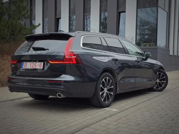 Pelēks Volvo V60 2019 Rīga, ar dzinēja tilpumu 2.00 L un nobraukumu 293 tūkst. km par 12495 €, foto 7 vietnē AUTOMOTO.COM.LV