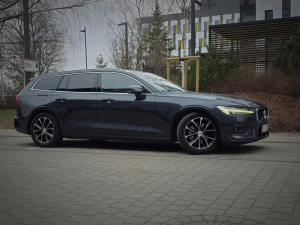 Grey Volvo V60 2019 in Riga, with an engine capacity of 2.00 L and mileage of 293 thousand km for 12495 €, photo 9 on AUTOMOTO.COM.LV