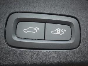 Grey Volvo V60 2019 in Riga, with an engine capacity of 2.00 L and mileage of 293 thousand km for 12495 €, photo 12 on AUTOMOTO.COM.LV