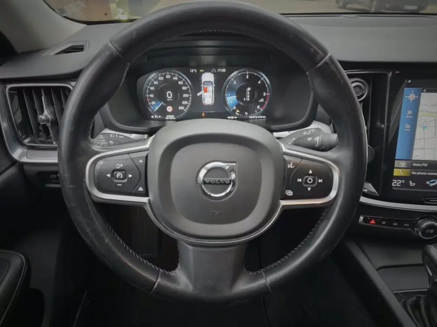 Grey Volvo V60 2019 in Riga, with an engine capacity of 2.00 L and mileage of 293 thousand km for 12495 €, photo 13 on AUTOMOTO.COM.LV