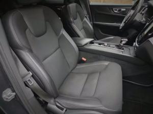 Grey Volvo V60 2019 in Riga, with an engine capacity of 2.00 L and mileage of 293 thousand km for 12495 €, photo 21 on AUTOMOTO.COM.LV