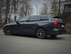 Grey Volvo V60 2019 in Riga, with an engine capacity of 2.00 L and mileage of 293 thousand km for 12495 €, photo 30 on AUTOMOTO.COM.LV