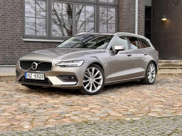 Pelēks Volvo V60 2019 Rīga, ar dzinēja tilpumu 2.00 L un nobraukumu 202 tūkst. km par 18995 €, foto  vietnē AUTOMOTO.COM.LV