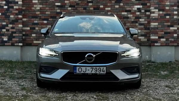 Grey Volvo V60 2019 in Riga, with an engine capacity of 2.00 L and mileage of 201 thousand km for 16500 €, photo 1 on AUTOMOTO.COM.LV