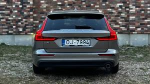 Grey Volvo V60 2019 in Riga, with an engine capacity of 2.00 L and mileage of 201 thousand km for 16500 €, photo 3 on AUTOMOTO.COM.LV