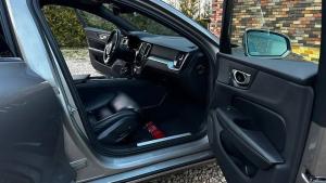 Grey Volvo V60 2019 in Riga, with an engine capacity of 2.00 L and mileage of 201 thousand km for 16500 €, photo 9 on AUTOMOTO.COM.LV