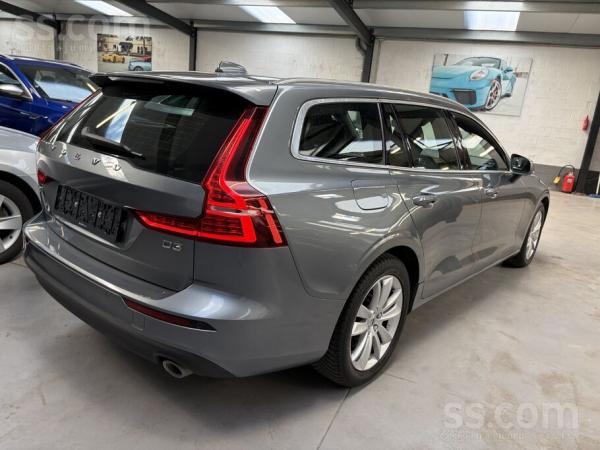 Grey Volvo V60 2019 in Riga, with an engine capacity of 2.00 L and mileage of 104 thousand km for 17450 €, photo 4 on AUTOMOTO.COM.LV