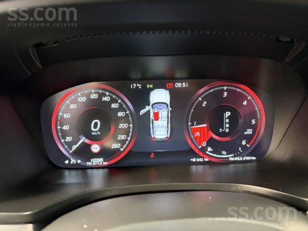 Grey Volvo V60 2019 in Riga, with an engine capacity of 2.00 L and mileage of 104 thousand km for 17450 €, photo 9 on AUTOMOTO.COM.LV