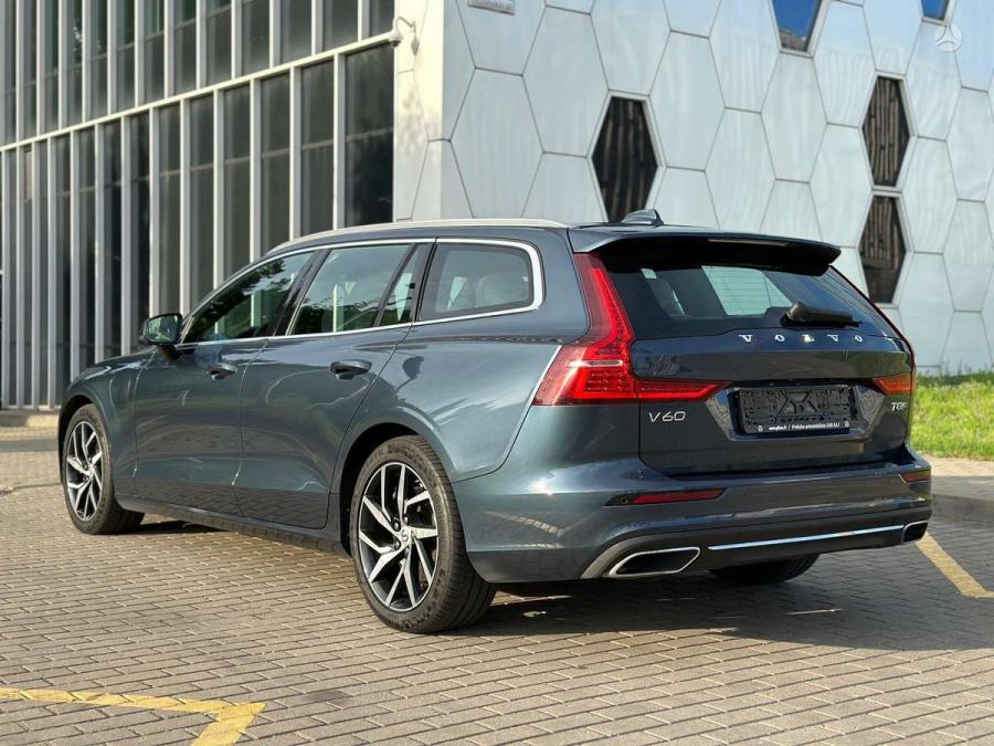 Grey Volvo V60 2019 in Vilnius, with an engine capacity of 1.97 L and mileage of 101 thousand km for 27499 €, photo 7 on AUTOMOTO.COM.LV