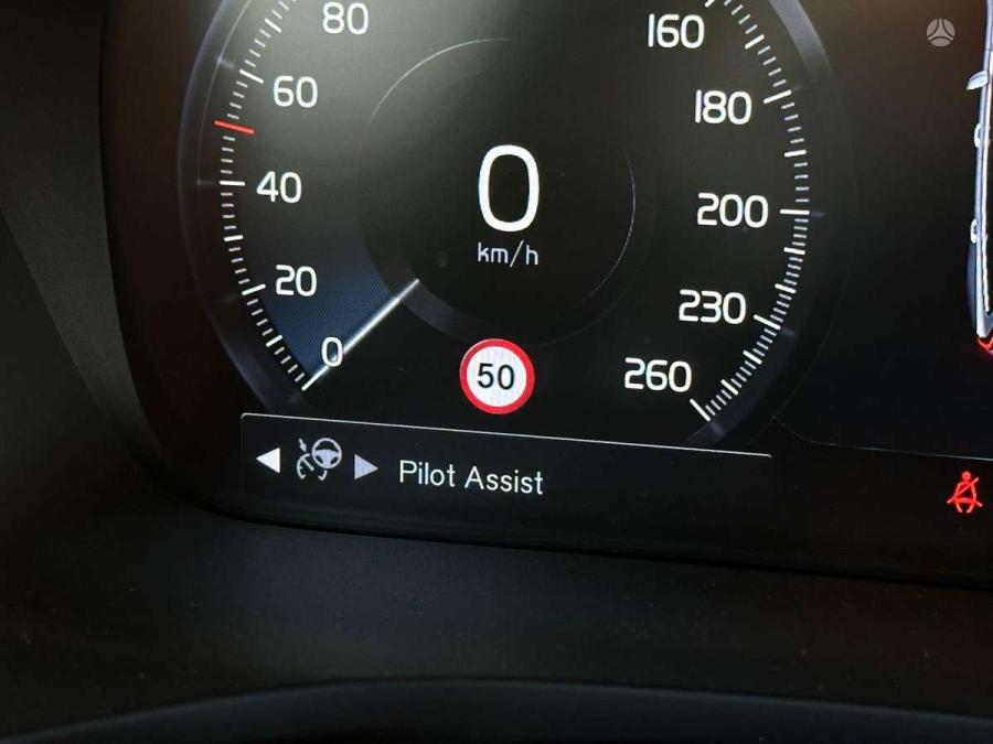 Grey Volvo V60 2019 in Vilnius, with an engine capacity of 1.97 L and mileage of 101 thousand km for 27499 €, photo 28 on AUTOMOTO.COM.LV
