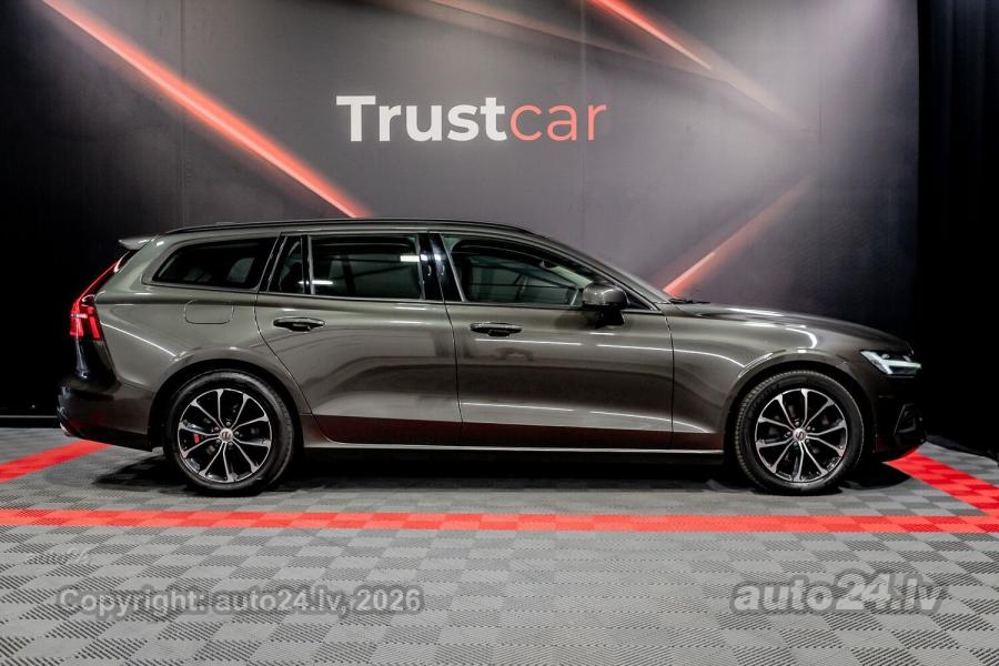 Grey Volvo V60 2019 in Parnu, with an engine capacity of 2.00 L and mileage of 251 thousand km for 14500 €, photo 9 on AUTOMOTO.COM.LV