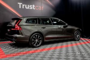 Grey Volvo V60 2019 in Parnu, with an engine capacity of 2.00 L and mileage of 251 thousand km for 14500 €, photo 10 on AUTOMOTO.COM.LV