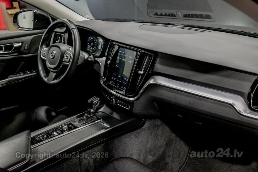 Grey Volvo V60 2019 in Parnu, with an engine capacity of 2.00 L and mileage of 251 thousand km for 14500 €, photo 15 on AUTOMOTO.COM.LV