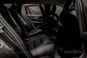 Grey Volvo V60 2019 in Parnu, with an engine capacity of 2.00 L and mileage of 251 thousand km for 14500 €, photo 18 on AUTOMOTO.COM.LV